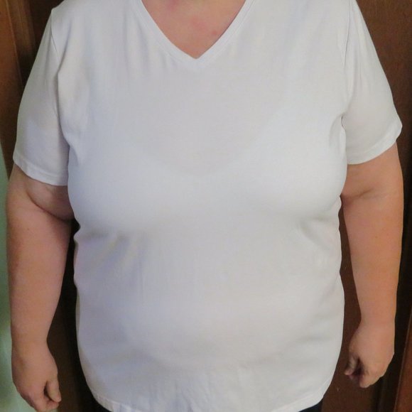 Basic Editions | Tops | Basic Editions 2x White Tee | Poshmark